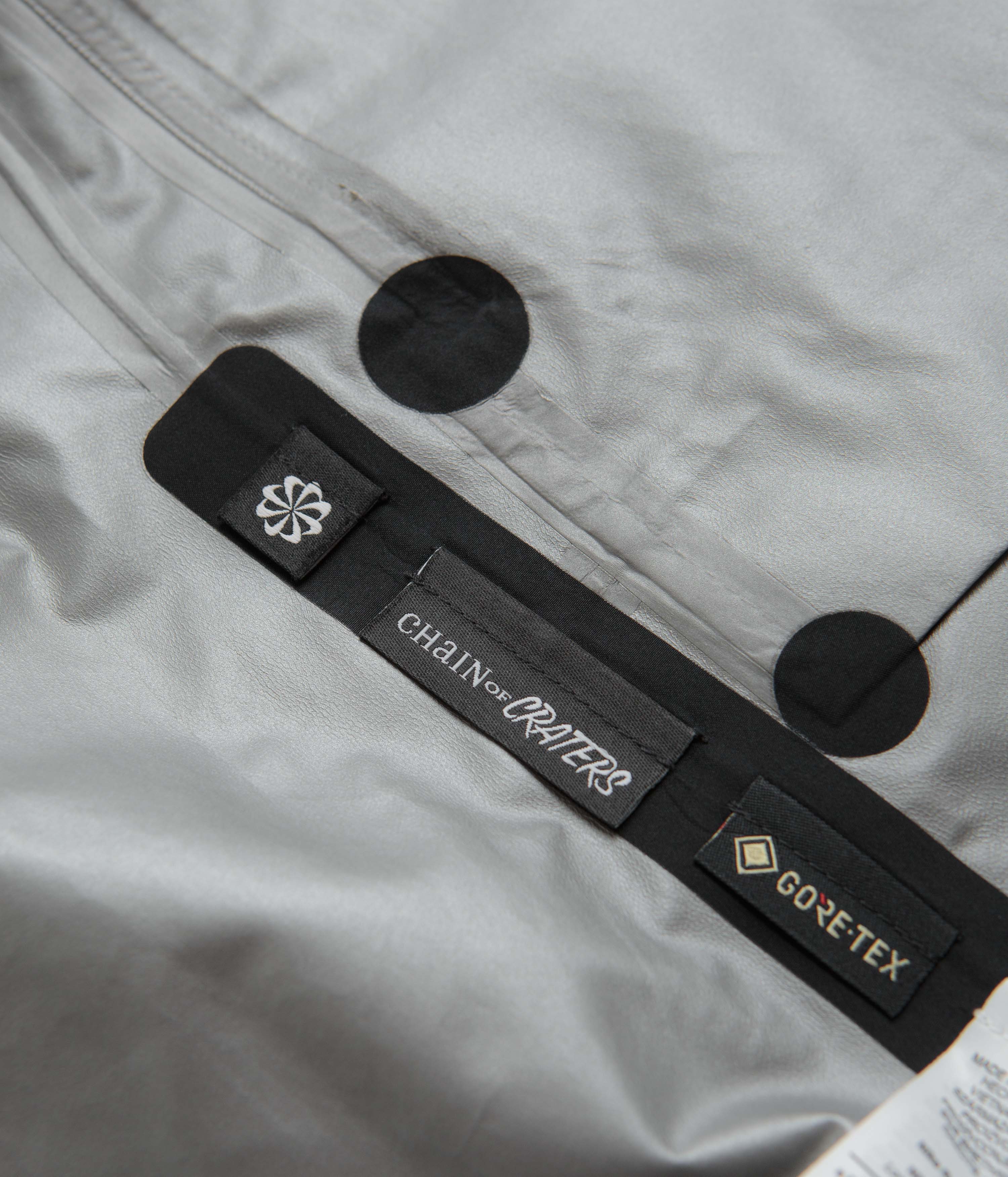 Nike ACG Chain Of Craters Jacket - Black / Summit White | Flatspot