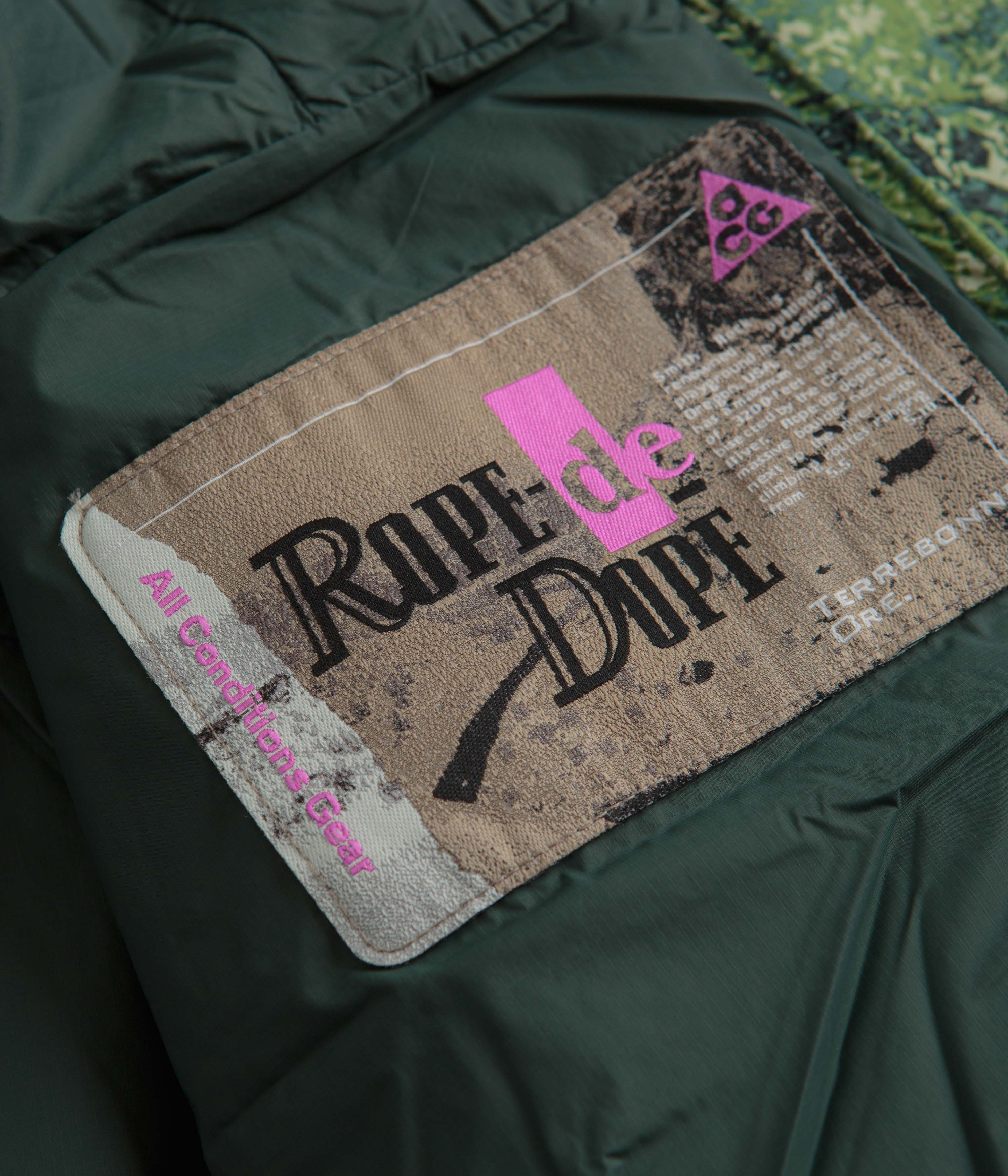 Nike ACG Rope de Dope Print Jacket - Vintage Green / Summit White ...