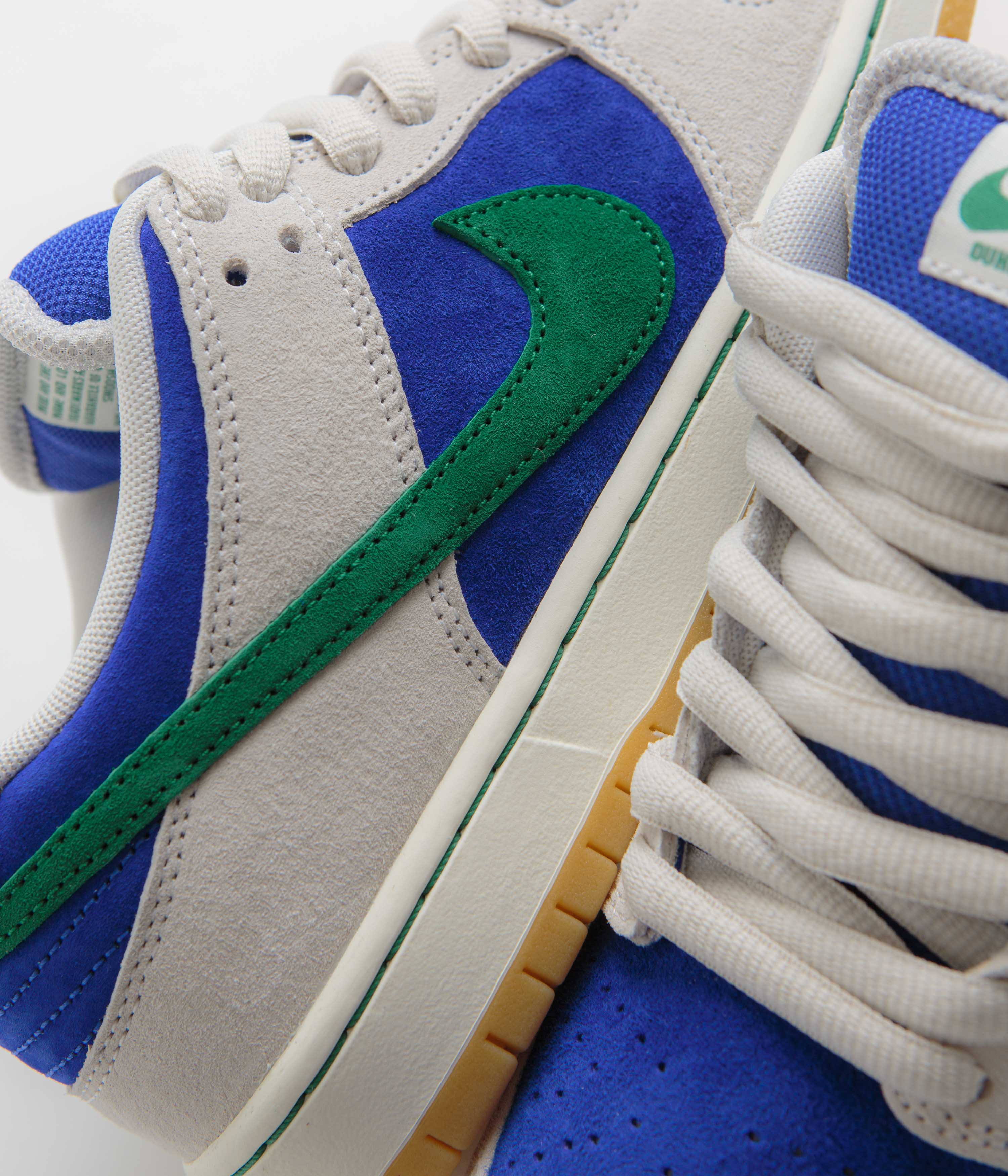 Nike SB Dunk Low Pro Shoes - Phantom / Malachite - Hyper Royal | Flatspot