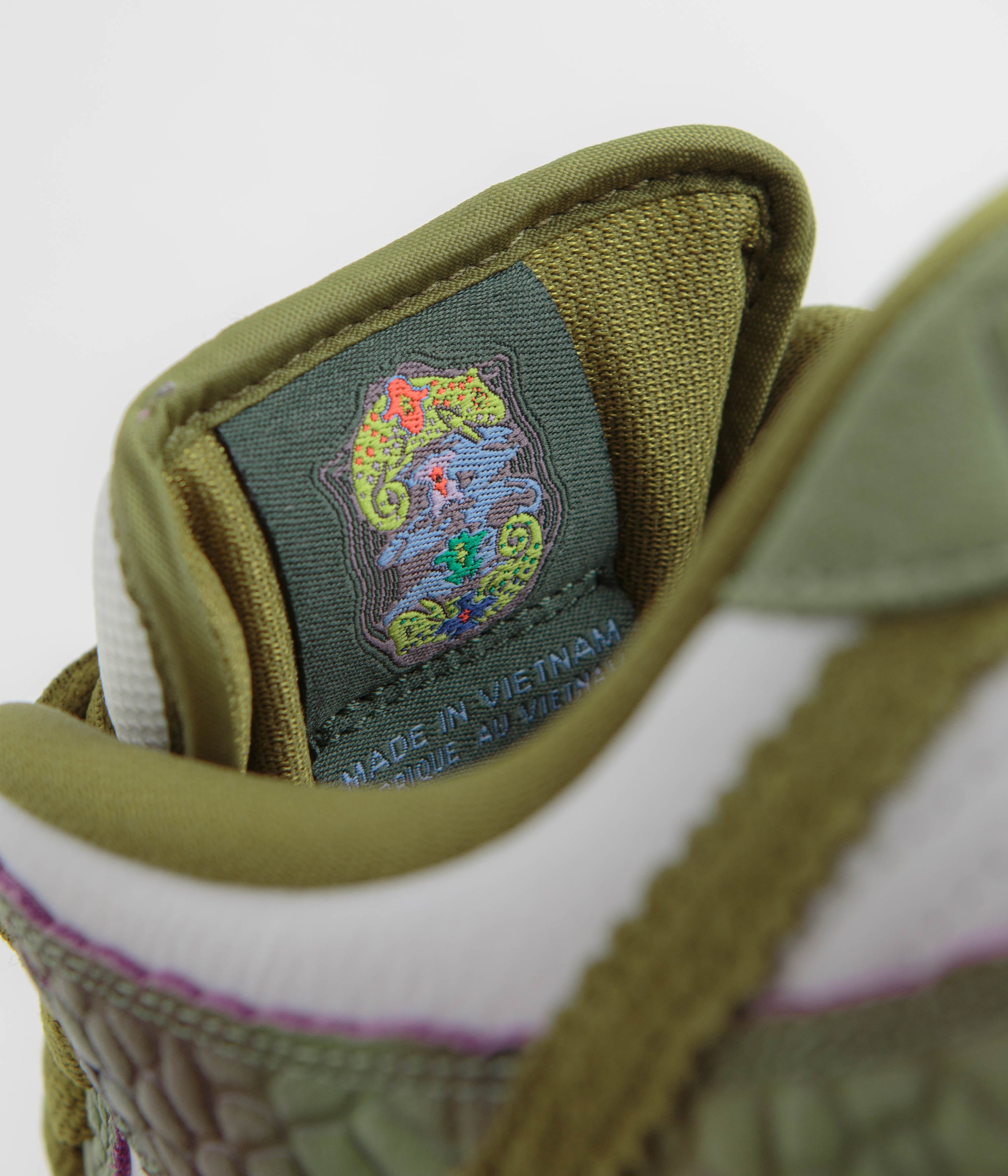 Nike SB x Alexis Sablone Dunk Low Pro 'Chameleon' Shoes - Oil Green ...