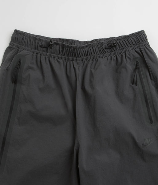 Nike Tech Woven Pants - Anthracite | flatspot