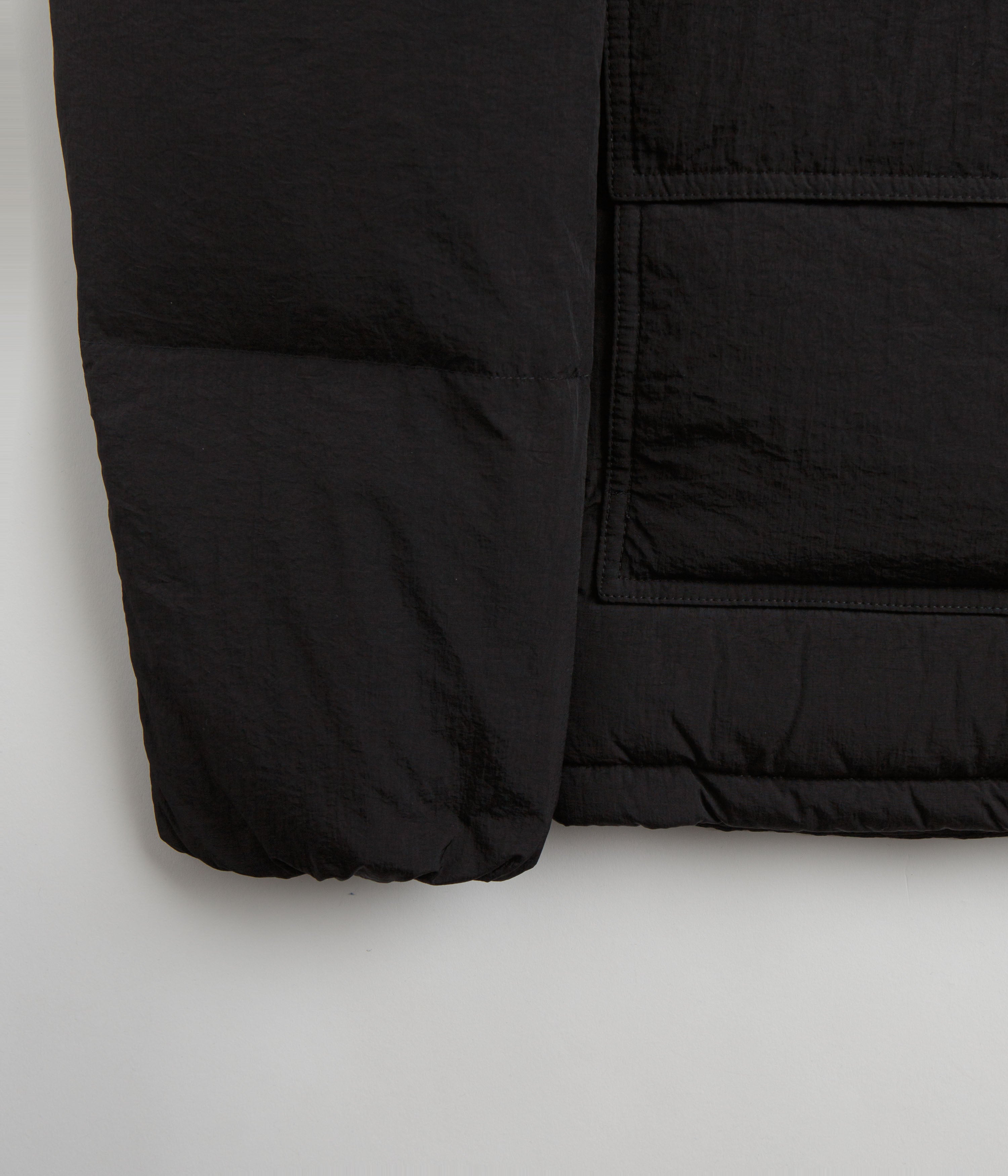 Polar Pocket Puffer Jacket - Black | flatspot