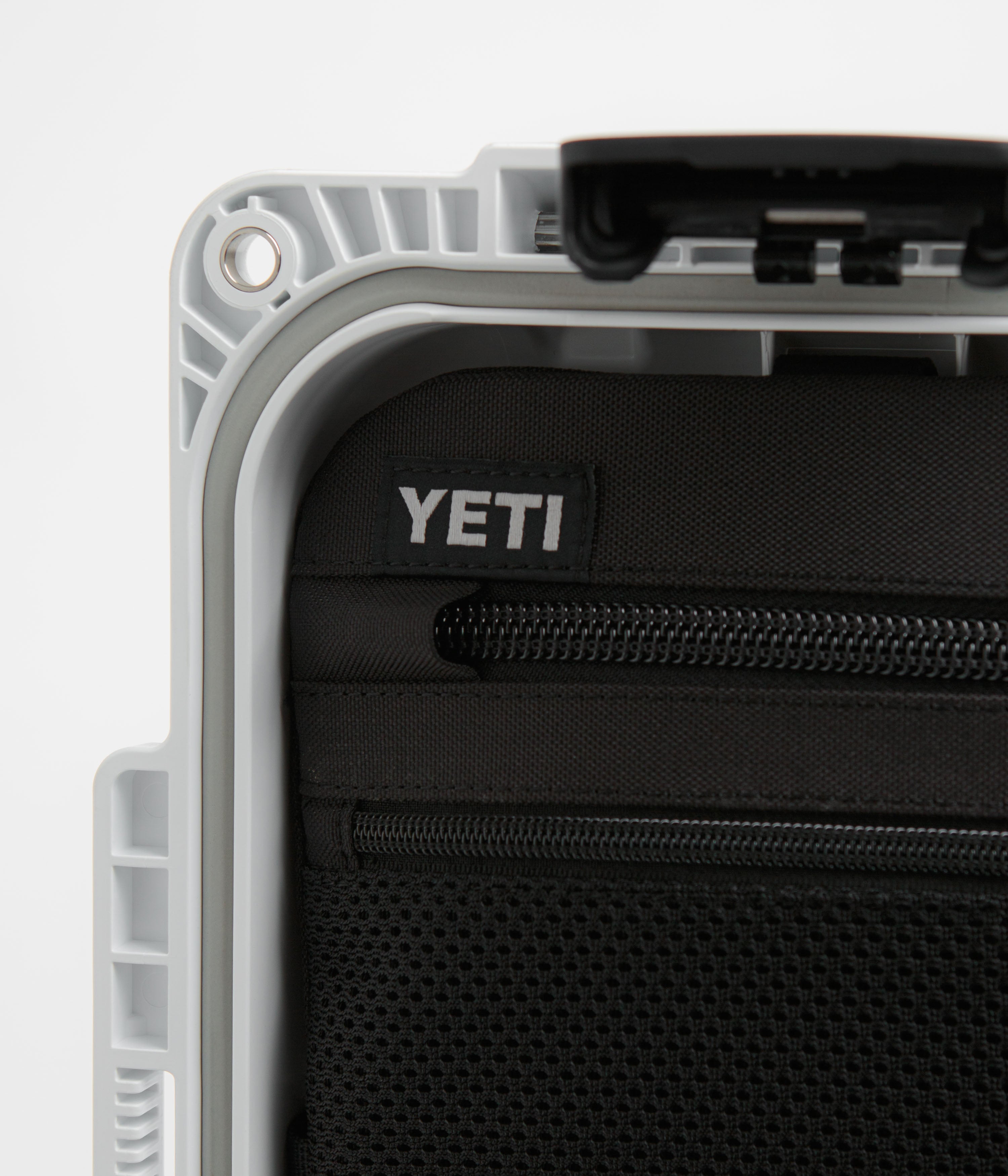 Yeti LoadOut 30 Go Box - White | Flatspot