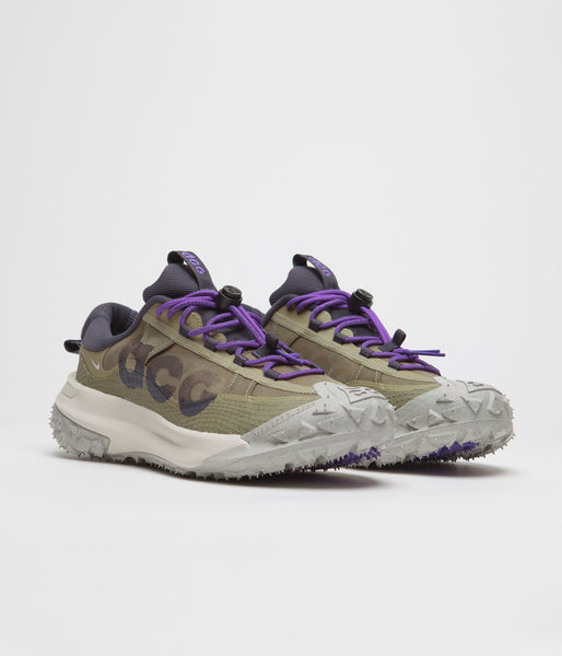 Nike ACG Mountain Fly 2 Low Shoes - Neutral Olive / Gridiron - Action ...