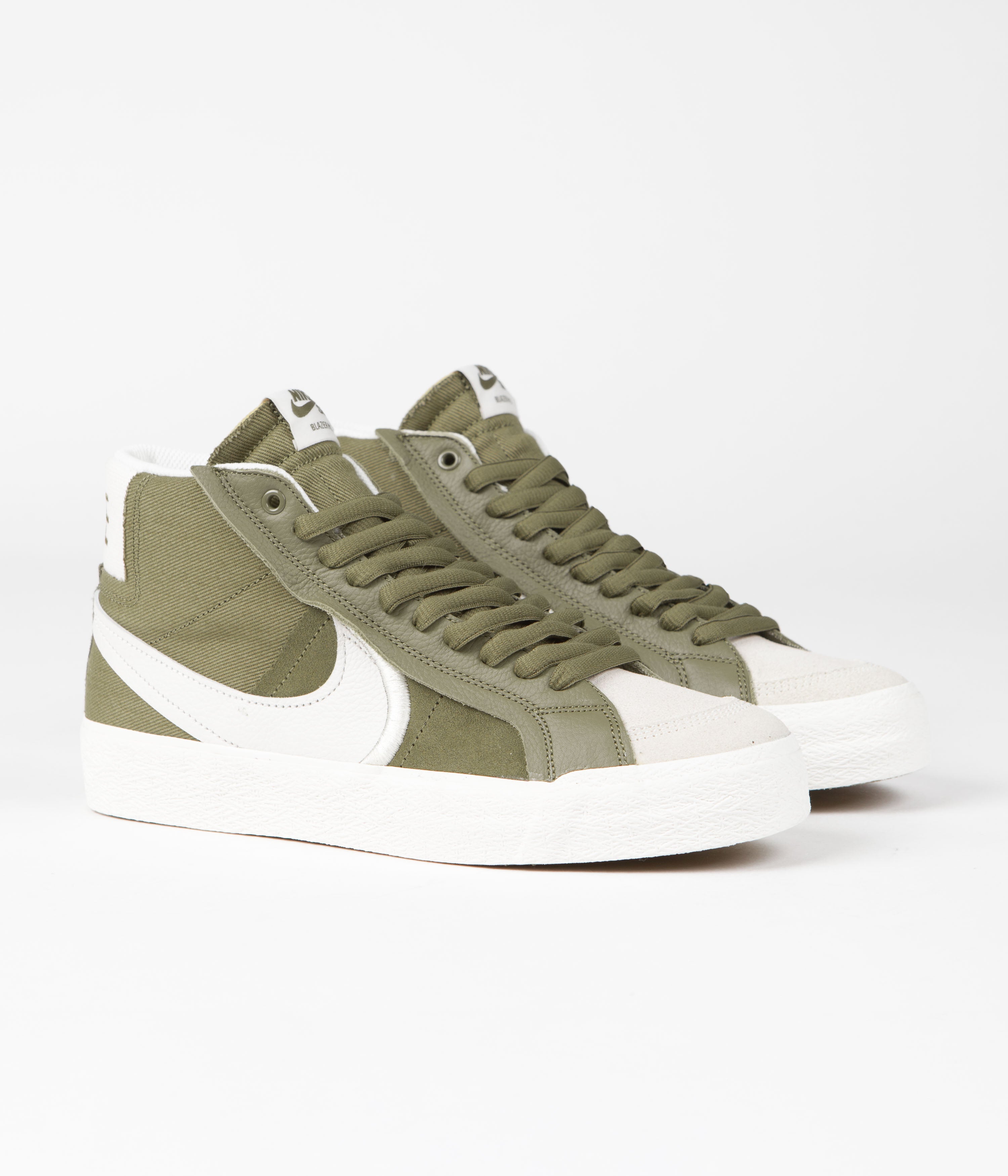 Nike SB Blazer Mid Premium Plus Shoes - Pilgrim / Phantom | Flatspot
